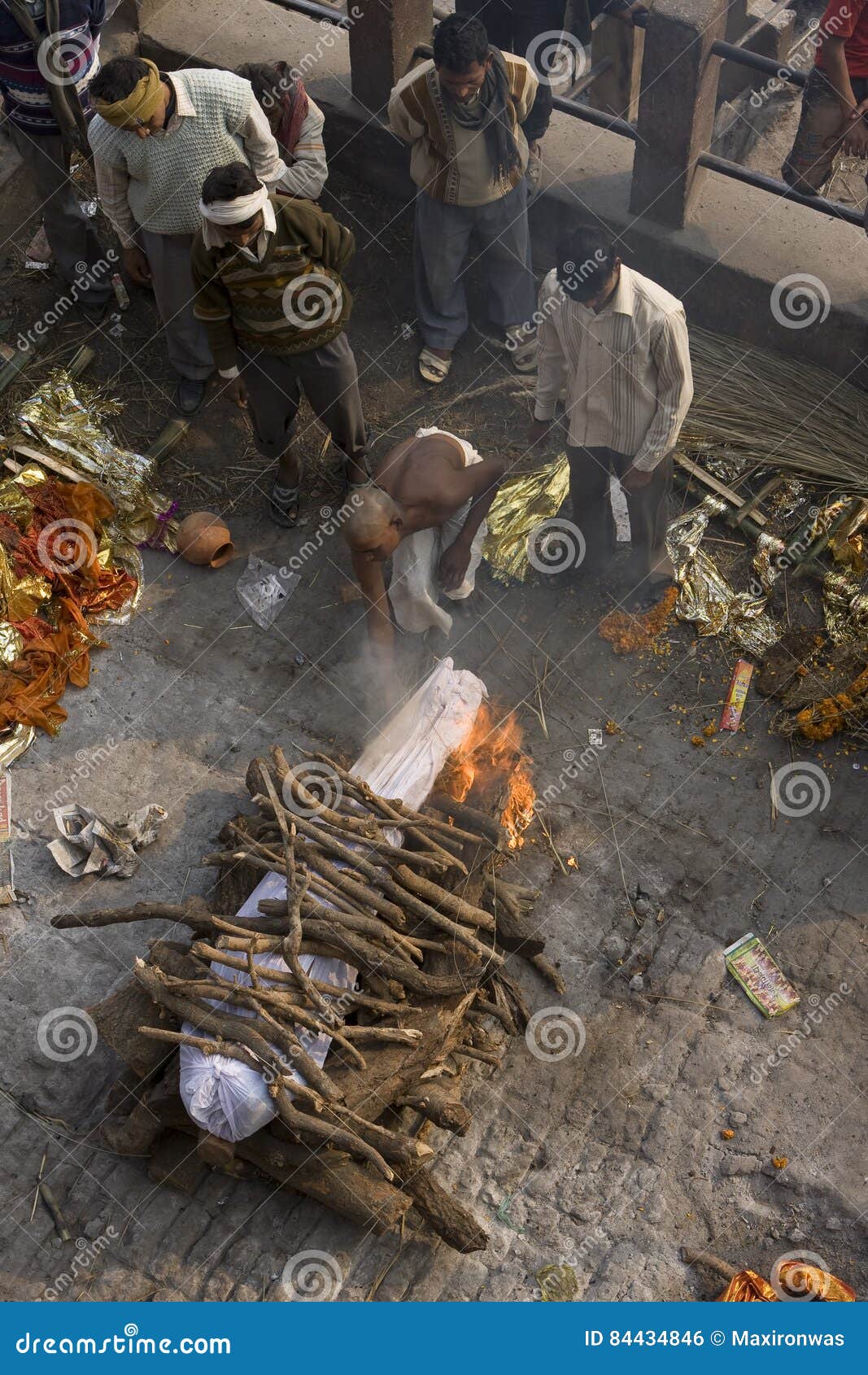 Varanasi editorial photo. Image of reincarnation, fire - 84434846
