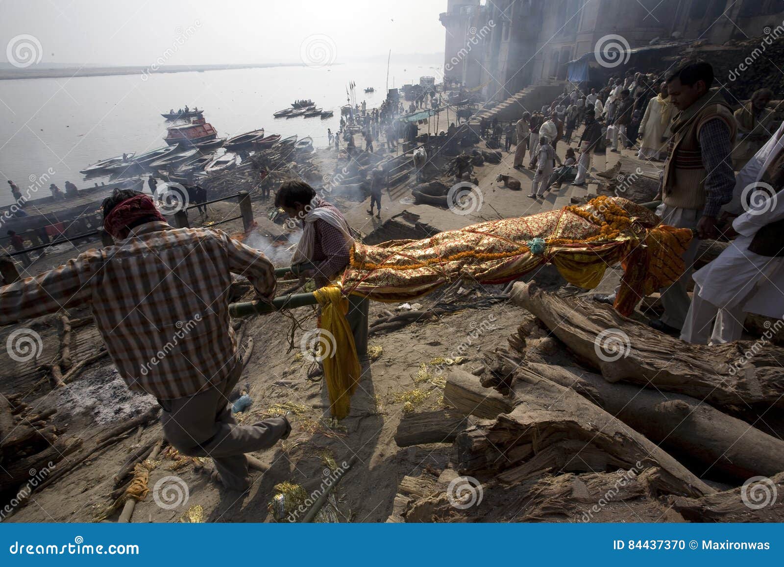 Varanasi editorial image. Image of religion, ghat, manikarnika - 84437370