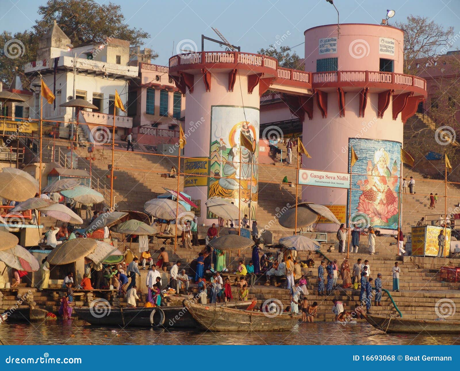Varanasi La Ciudad Santa, Ganges, La India Foto de archivo editorial ...