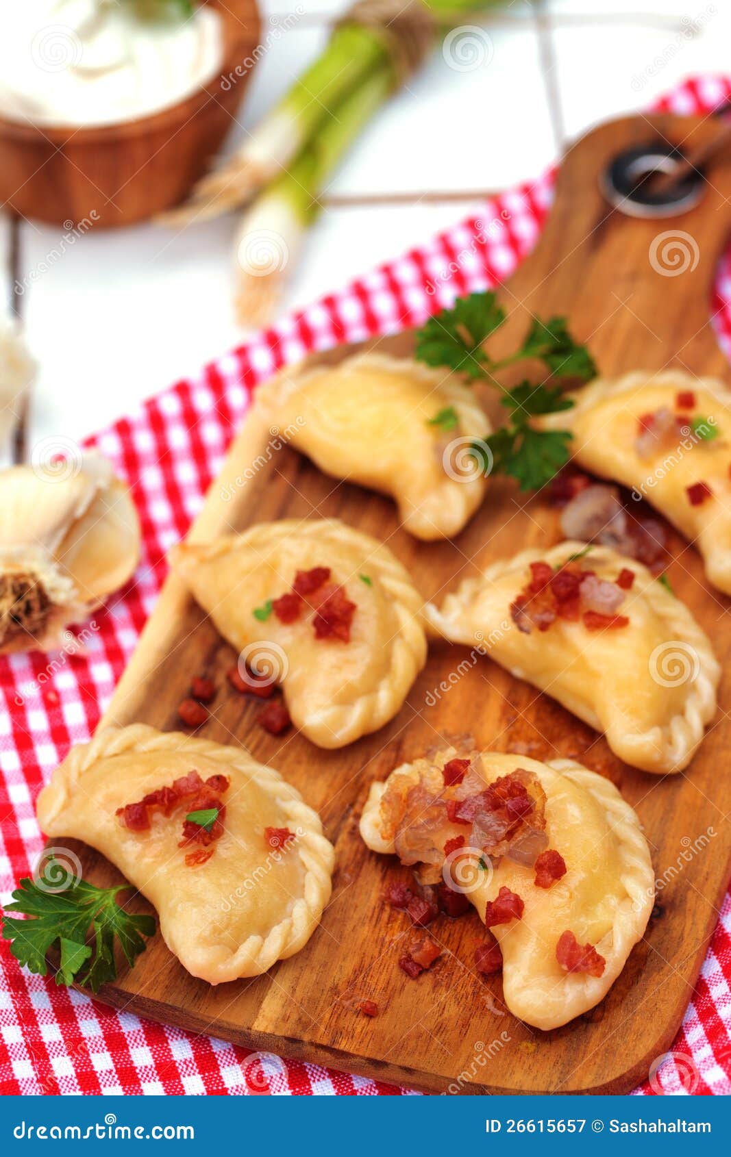 Vareniki imagen de archivo. Imagen de cocinado, harina - 26615657