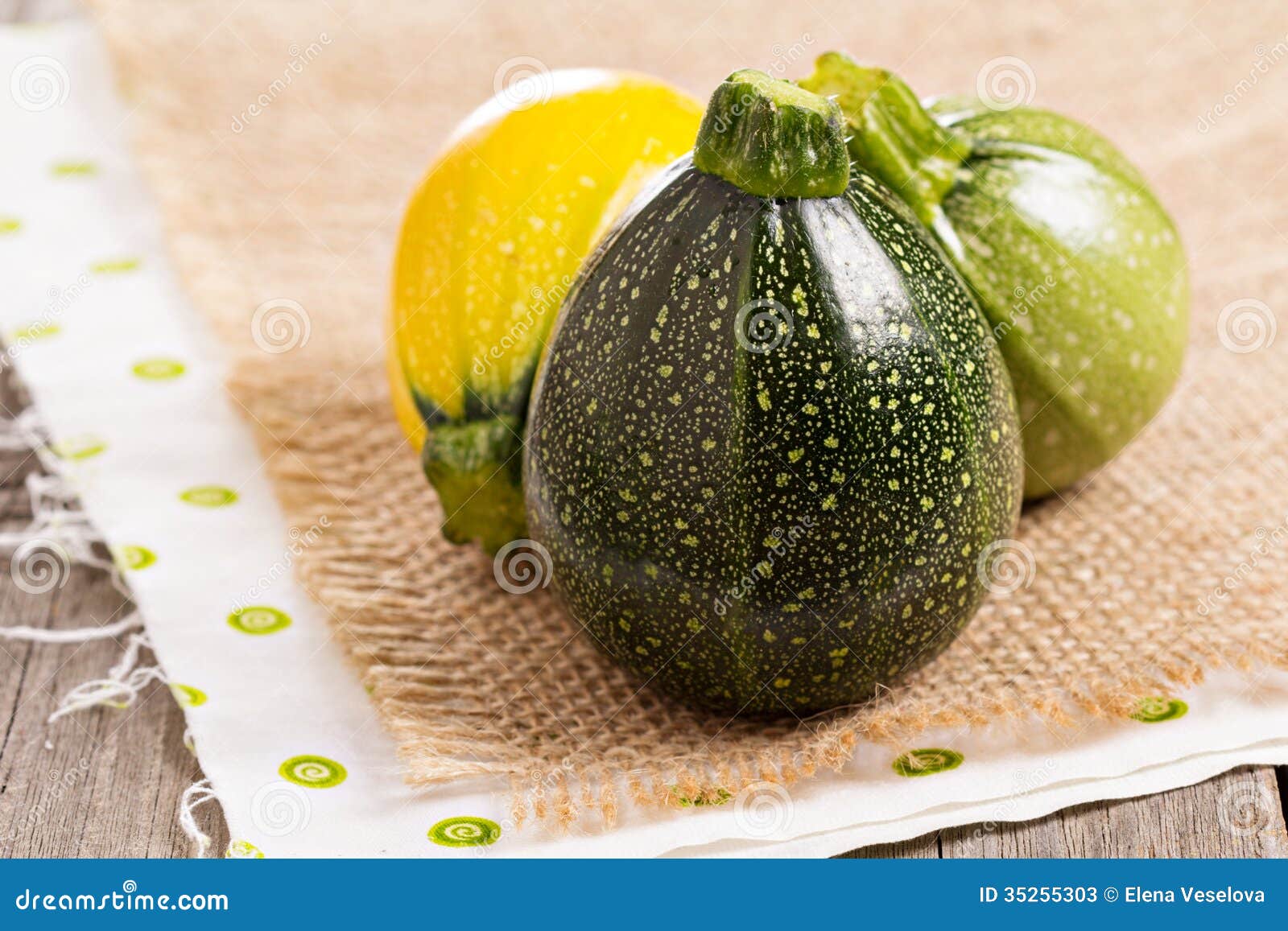 Variété De Courge Ronde Photos stock - Image: 35255303