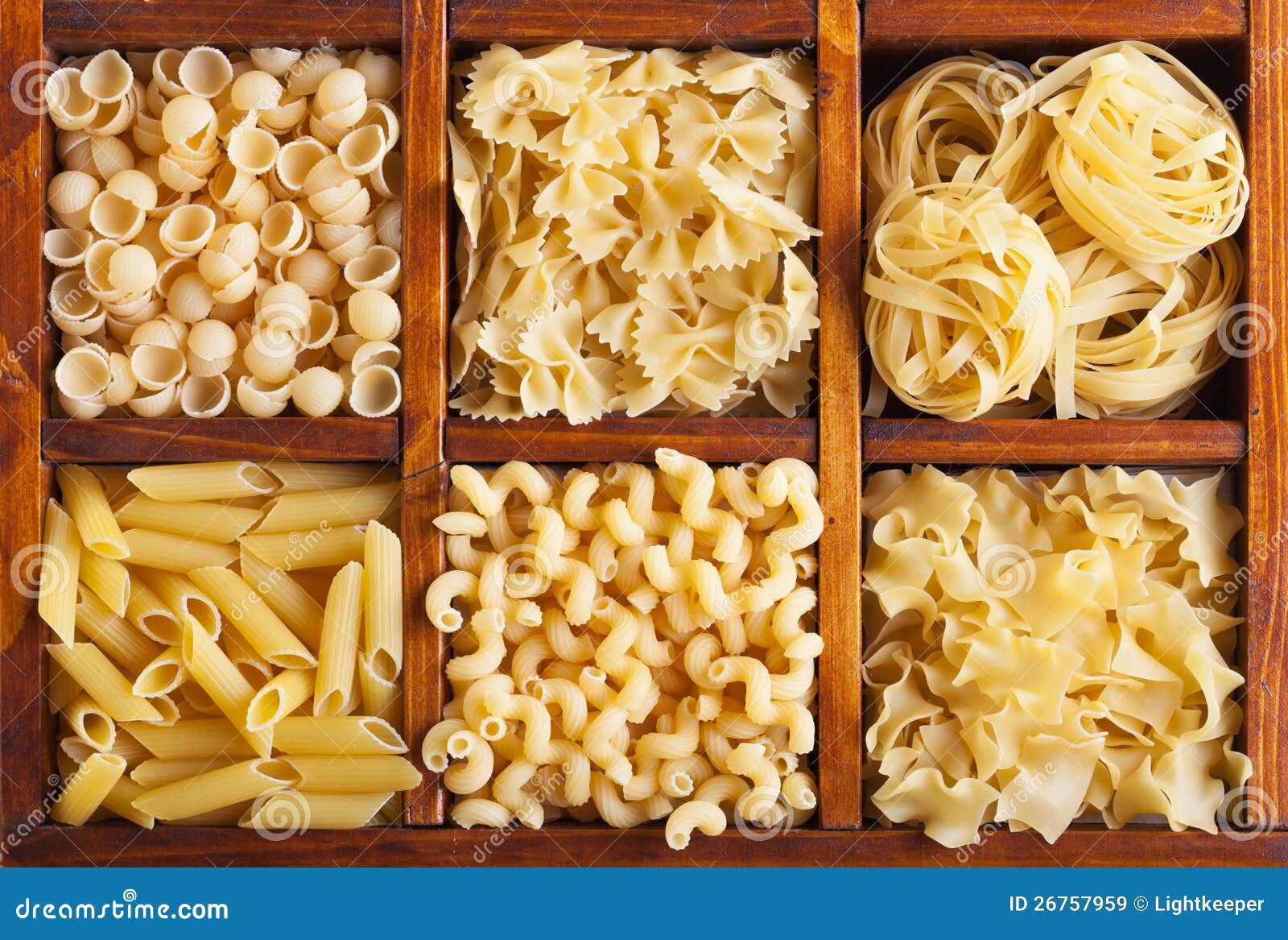 Variété de pâtes image stock. Image du régime, lumineux - 26757959