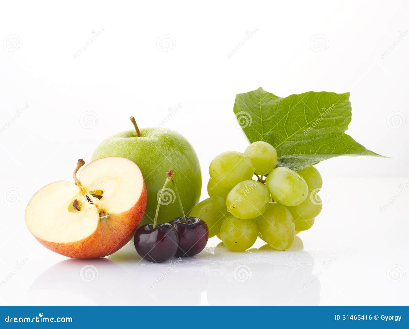 Vari Frutti Sui Precedenti Bianchi Fotografia Stock - Immagine di ...