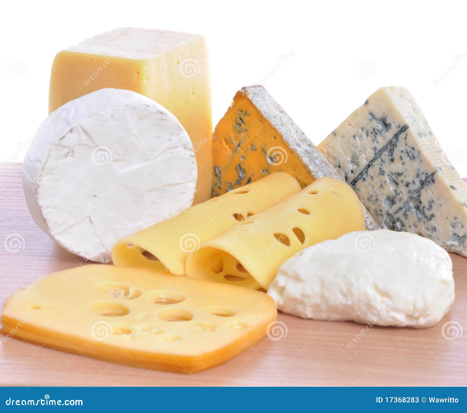 Vari Tipi Di Formaggi Isolati Immagine Stock - Immagine di tagliato ...