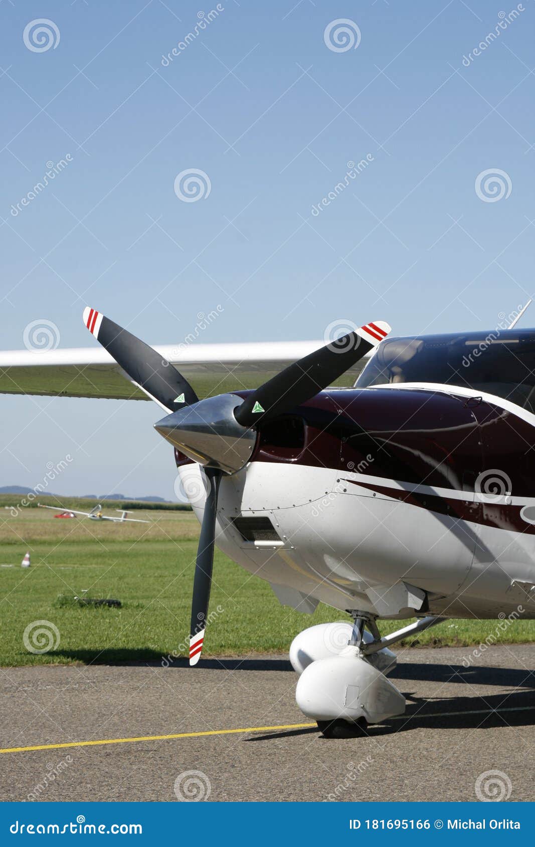 Cessna 182 Engine and Propeller Editorial Photo - Image of cessna ... Cessna 182 Engine and Propeller Editorial Photo - Image of cessna ...
