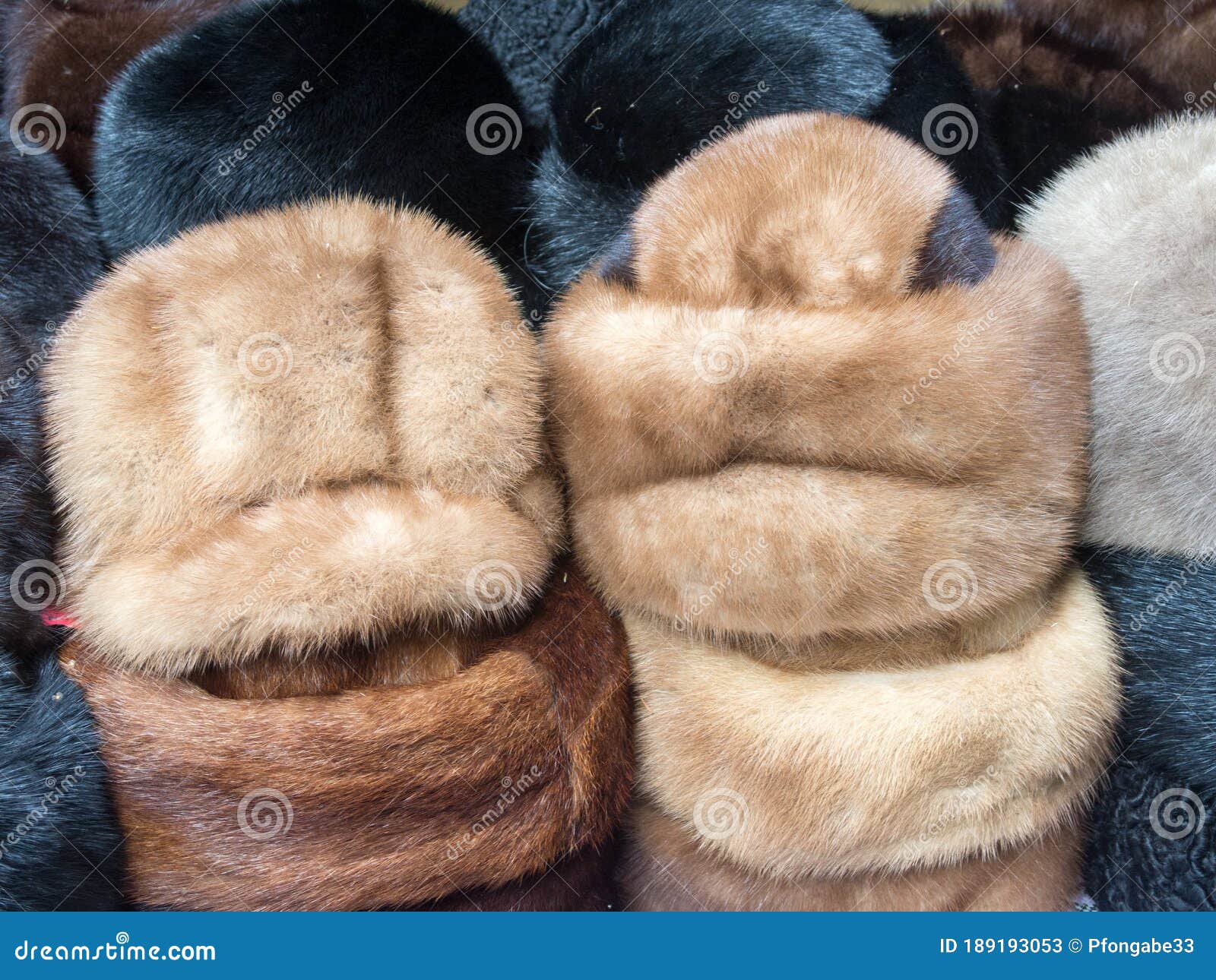 Varias Capas De Piel De Colores a La Venta Imagen de archivo - Imagen ...