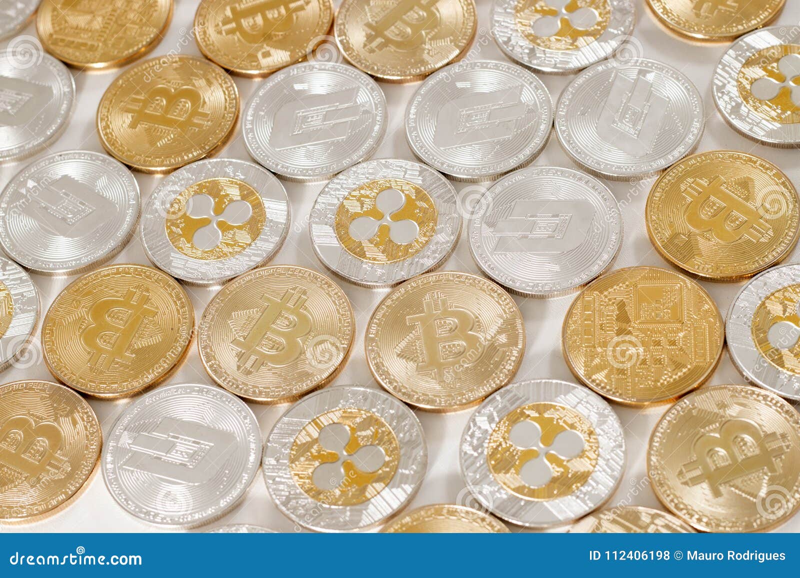 Varias Monedas Crypto Alineadas De La Moneda Foto de archivo editorial ...