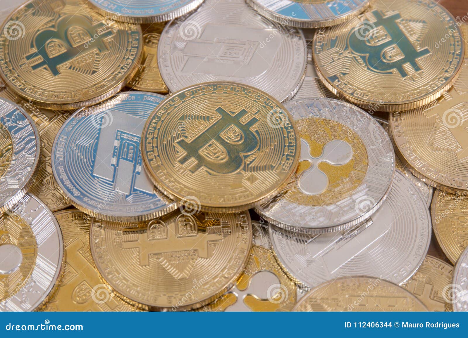 Varias Monedas Crypto Alineadas De La Moneda Imagen de archivo ...