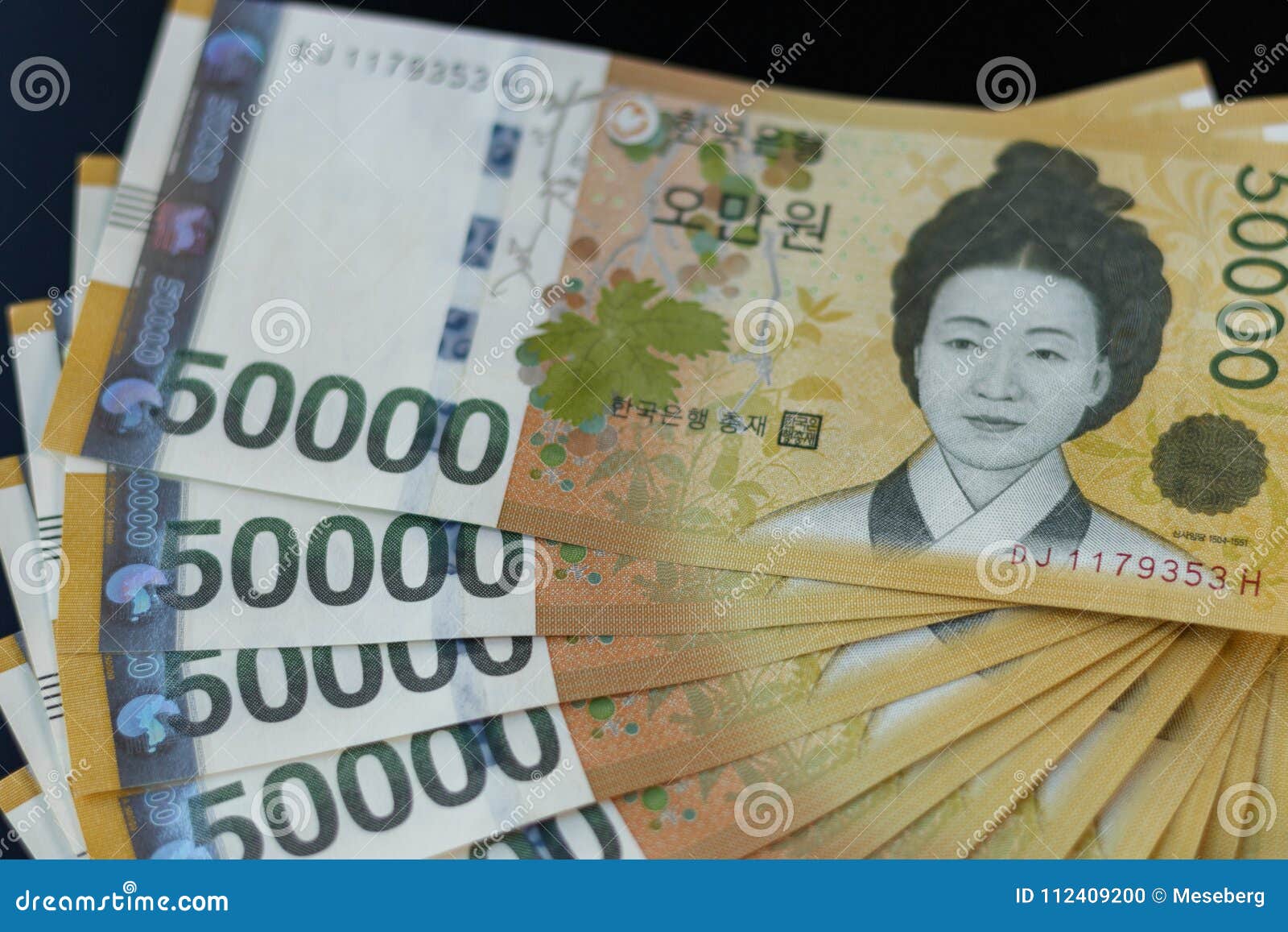 Varias Notas Del Dinero De La Moneda De La Corea Del Sur Ganadas Foto ...