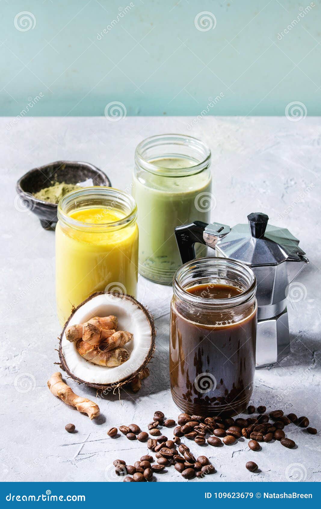 Variedad De Bebidas Heladas Del Latte Imagen de archivo - Imagen de ...