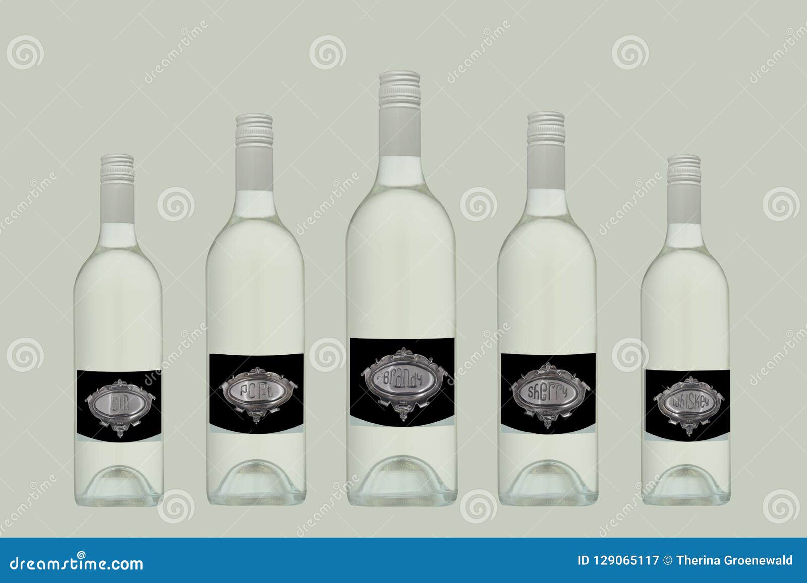 Variedad de botellas imagen de archivo. Imagen de alcohol - 129065117