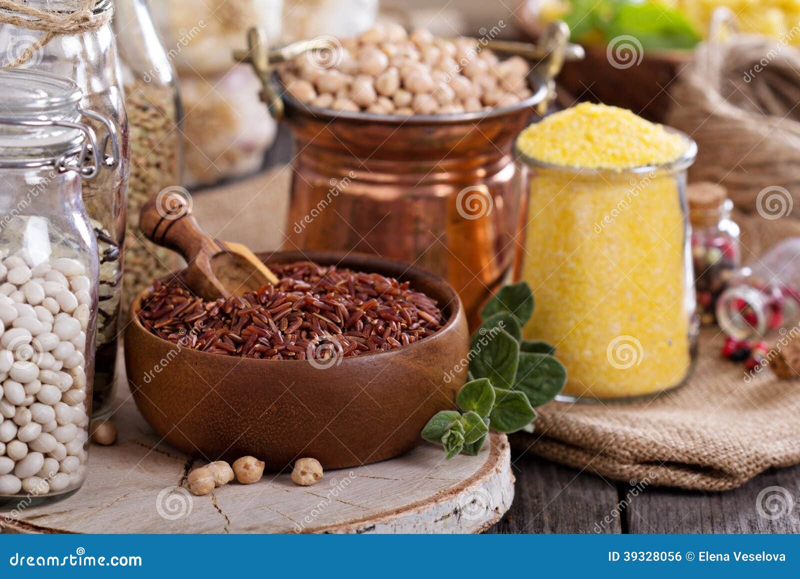 Variedad De Granos Y De Habas Foto de archivo - Imagen de arroz, dieta ...
