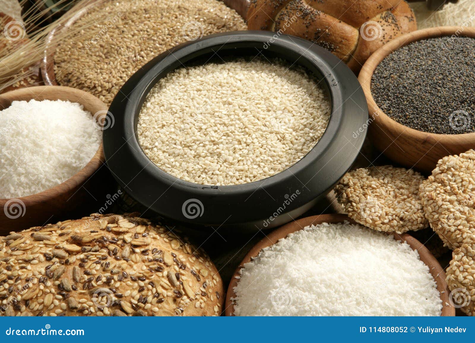 Variedad De Semillas Comestibles Foto de archivo - Imagen de ...