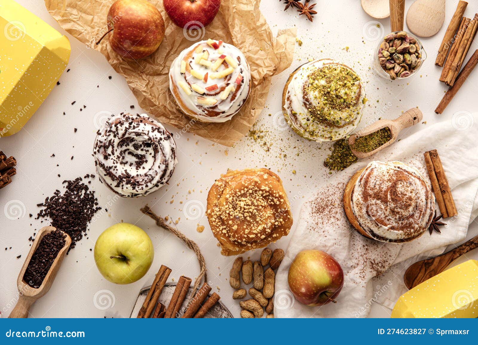 Variety of Different Assorted Cinnabon Buns Set 库存图片 - 图片 包括有 鲜美, 甜甜 ...