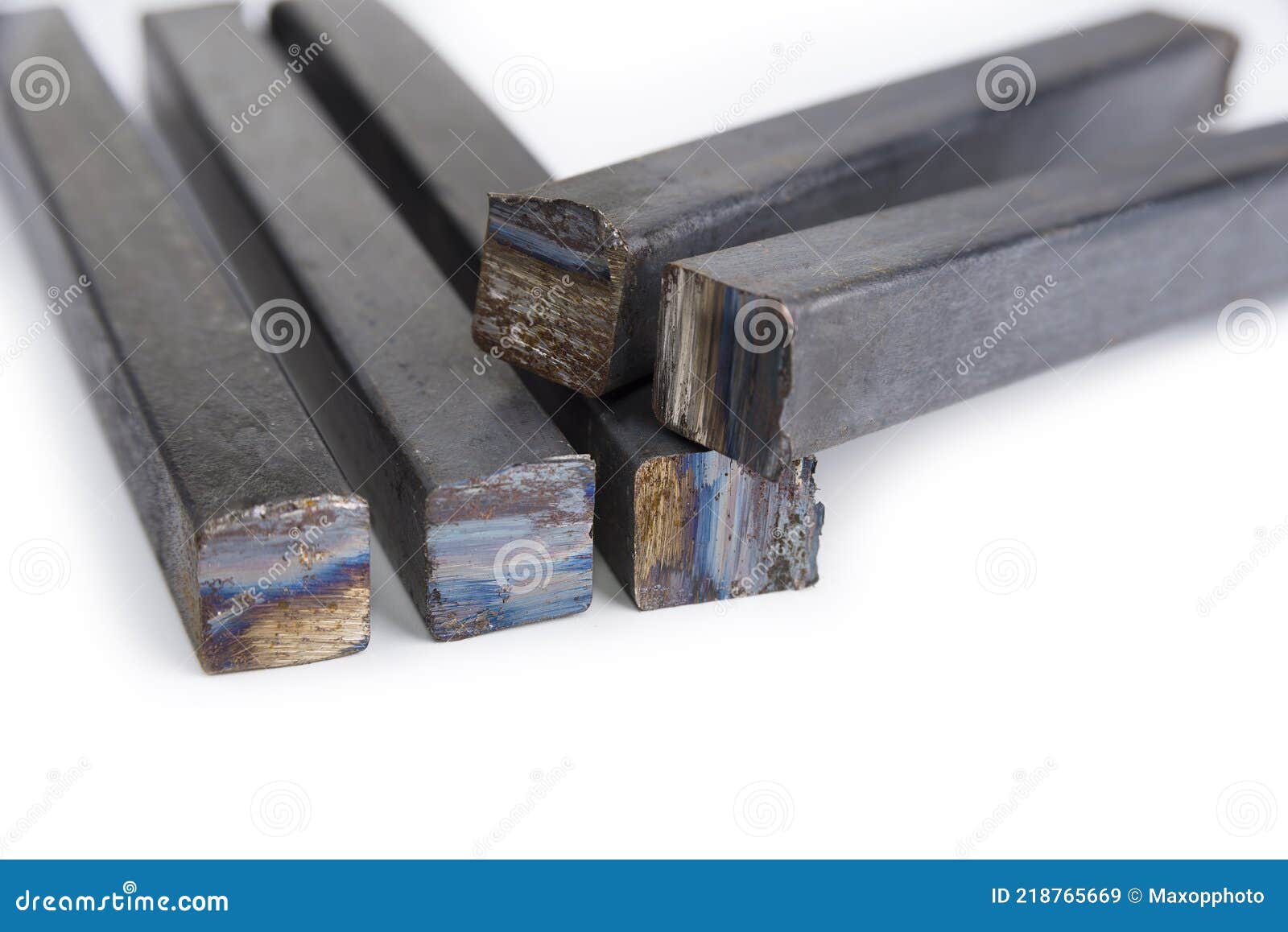 Varilla Cuadrada De Hierro Sobre Fondo Blanco Imagen de archivo ...