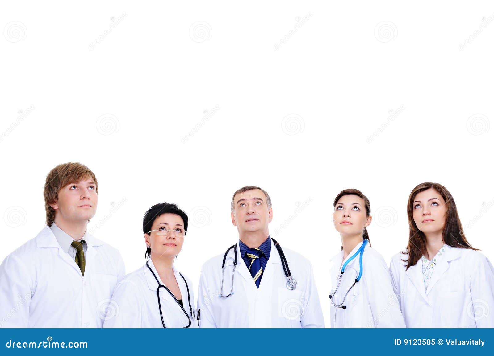 Varios médicos en hospital imagen de archivo. Imagen de cinco - 9123505