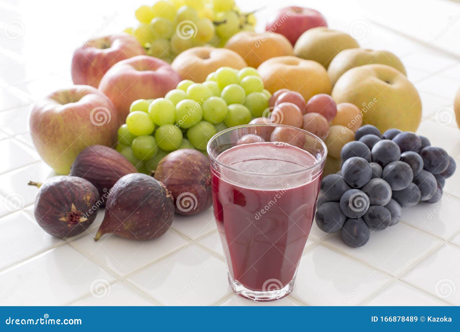 Juice of fresh fruit stock image. Image of health, natural - 166878489