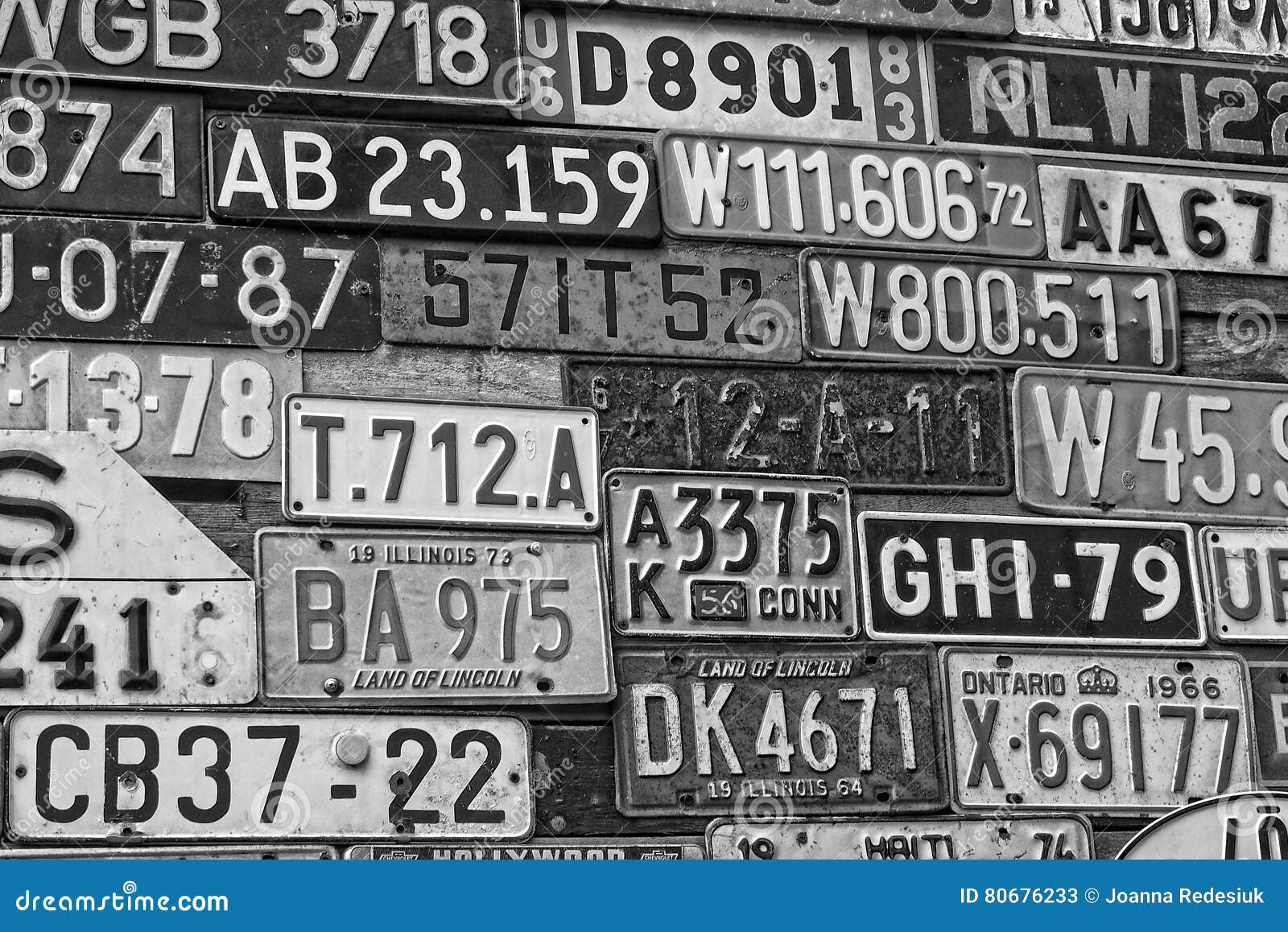 Various Old Car License Plates from Around the World at the Muse ...
