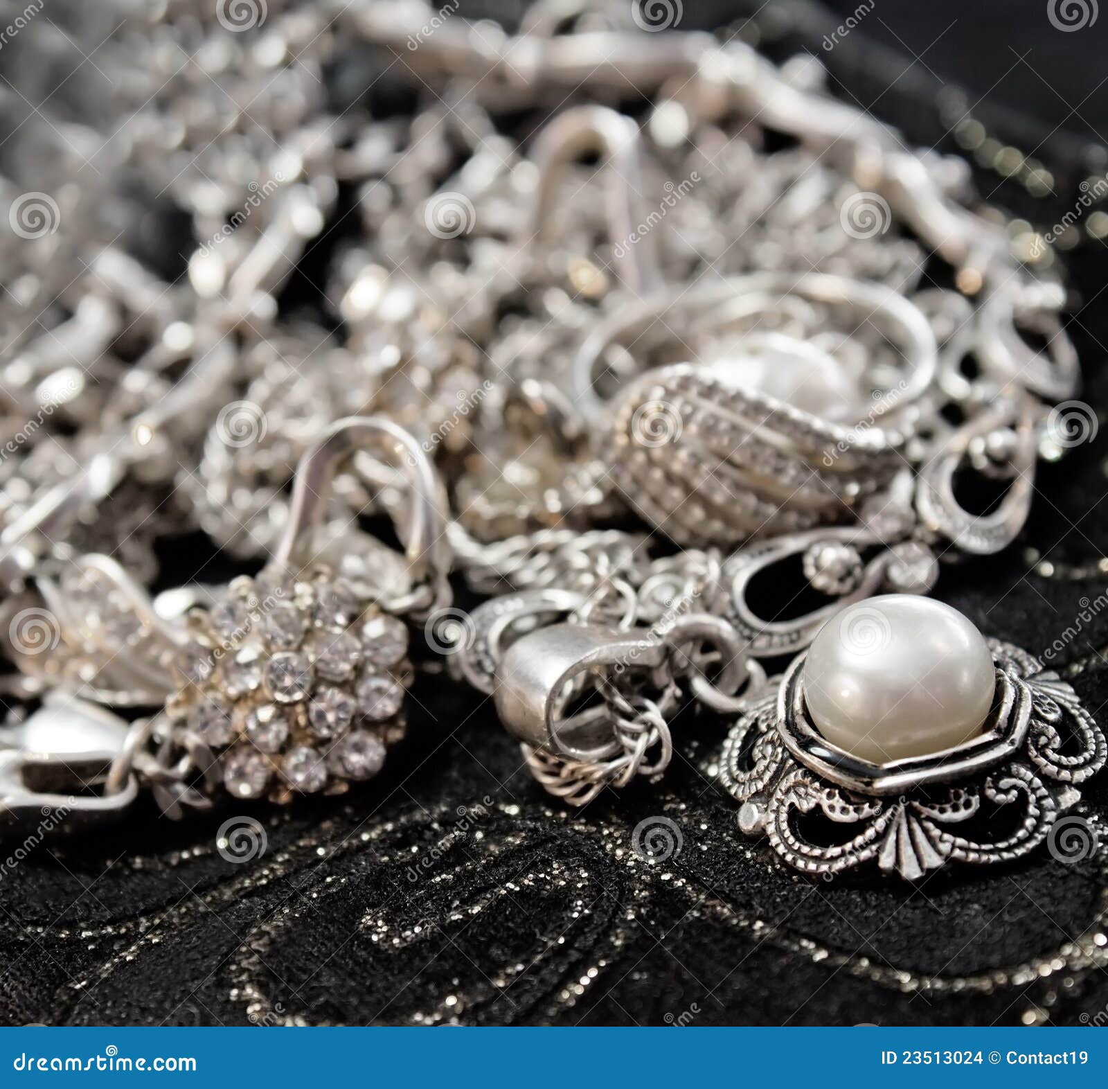 Various Silver Shining Jewellery Stock Photo - Image of beauty, diamond ...