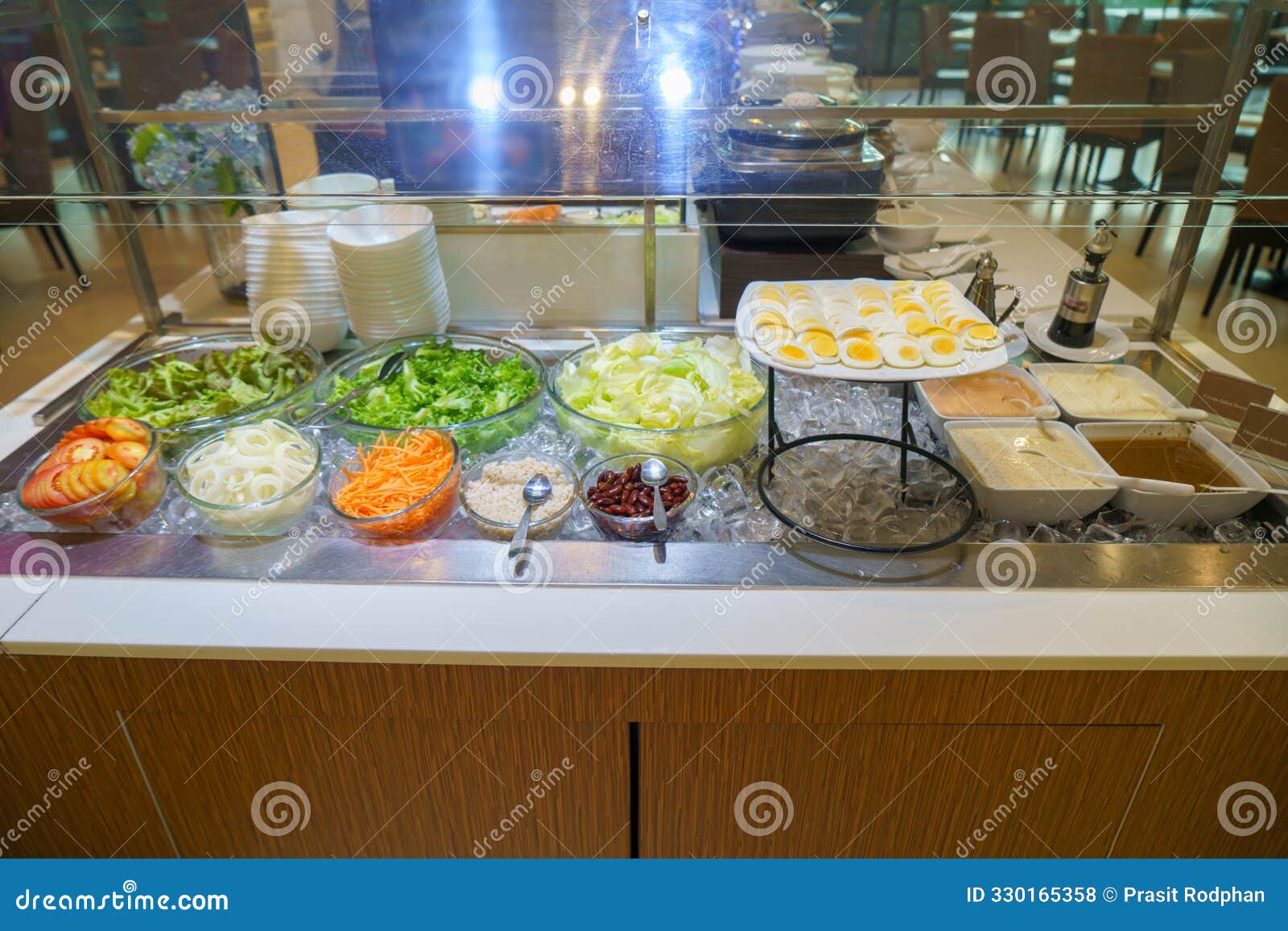 Buffet Line Royalty-Free Stock Photo | CartoonDealer.com #3040215