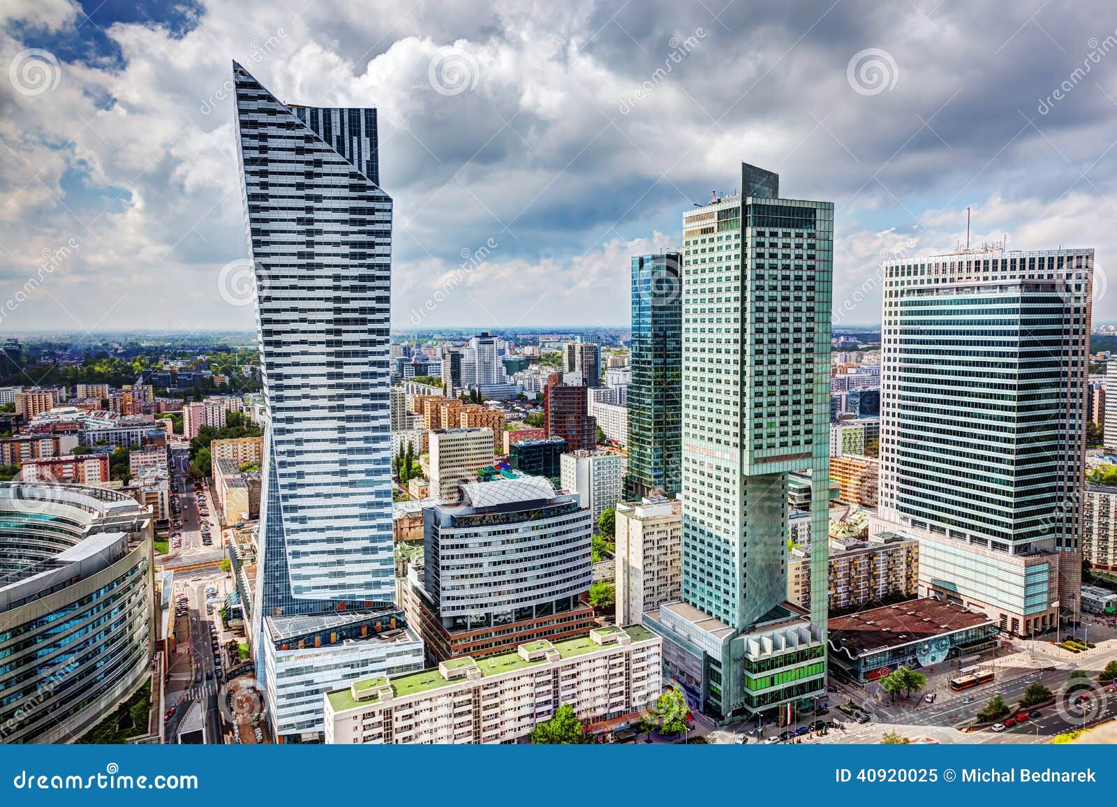 Varsovie, Pologne Gratte-ciel Du Centre D'affaires Image stock - Image ...