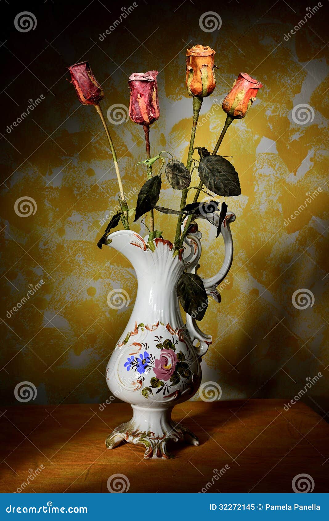 Vase with dry flowers stock image. Image of beautiful - 32272145
