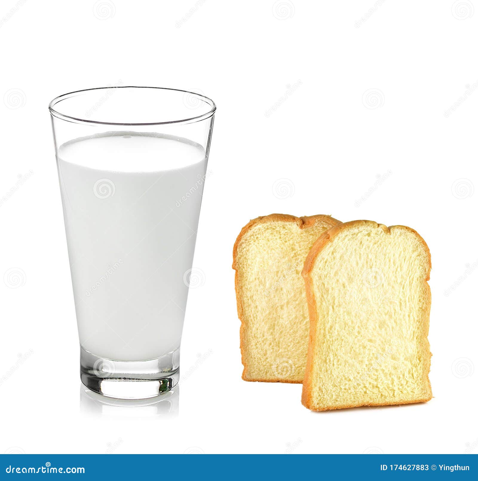 Vaso De Pan De Leche Sobre Fondo Blanco Imagen de archivo - Imagen de ...