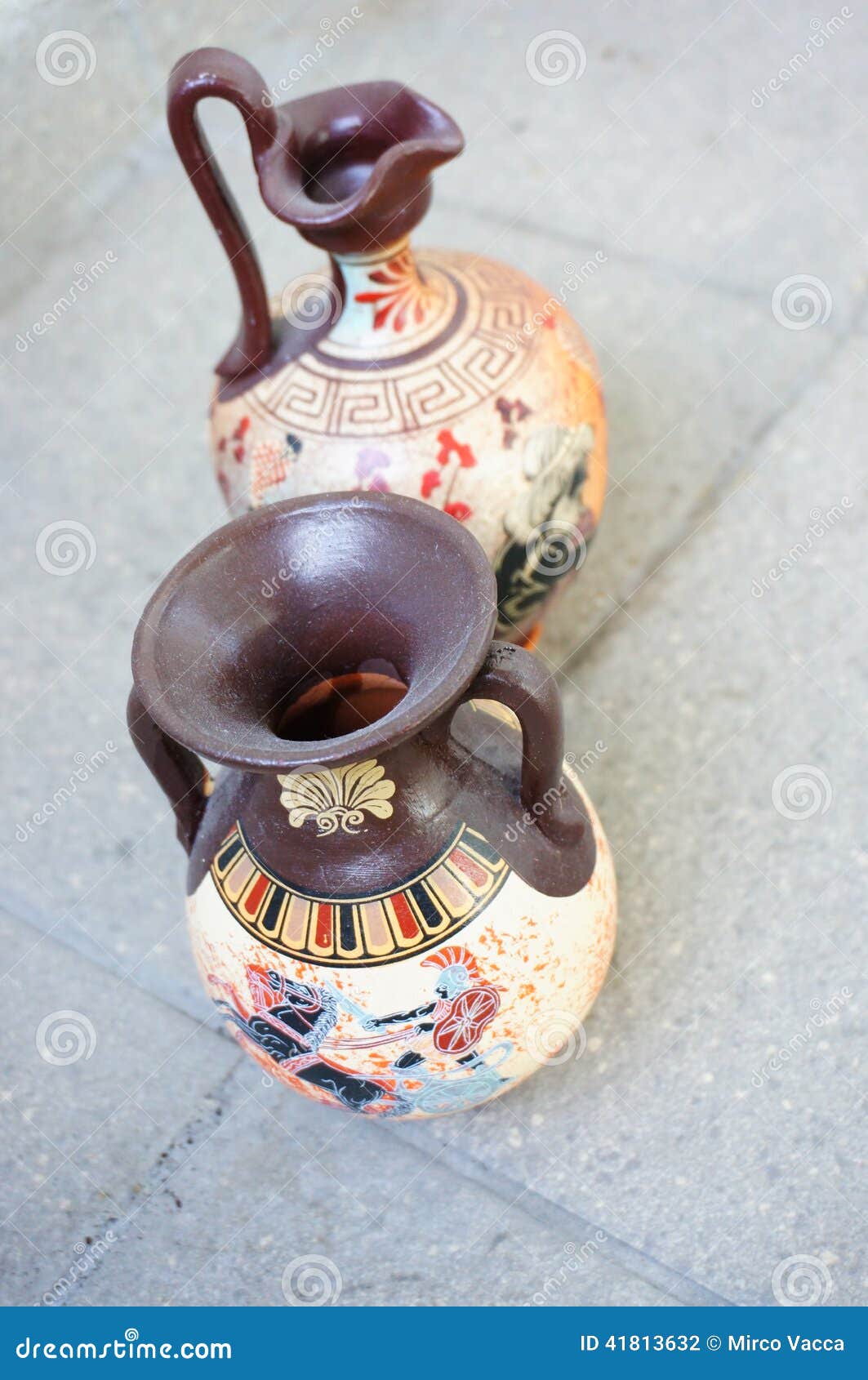 Vasos gregos cerâmicos foto de stock. Imagem de decorativo - 41813632