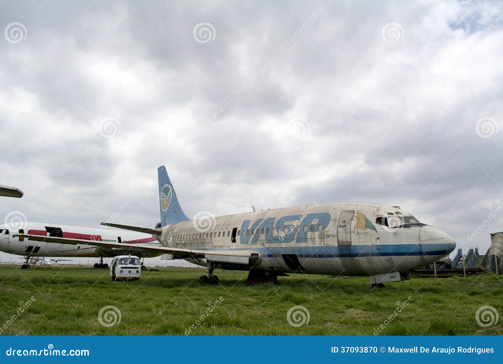 VASP Boeing 737 editorial image. Image of rust, danger - 37093870