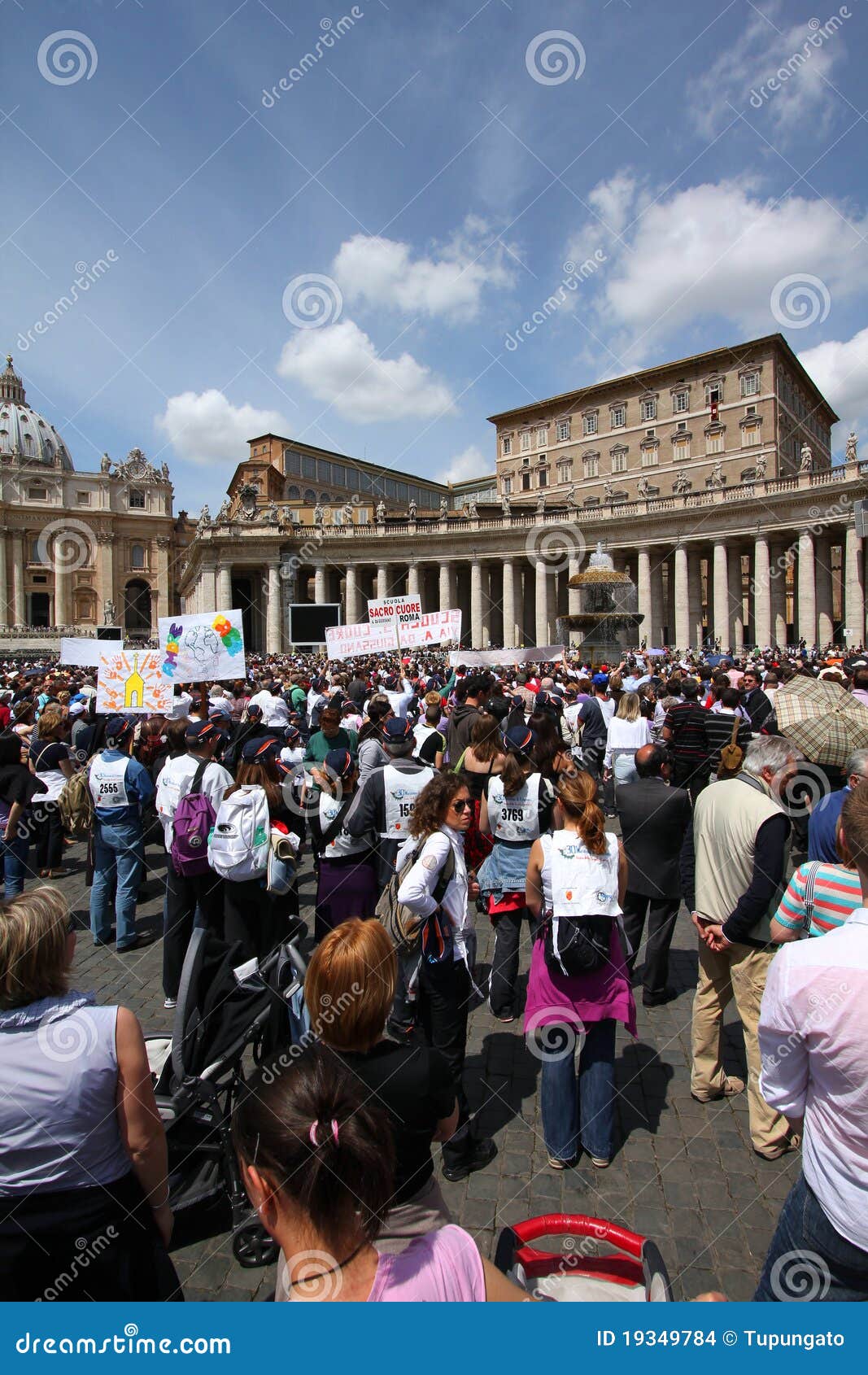Vatican Angelus editorial stock image. Image of pope - 19349784