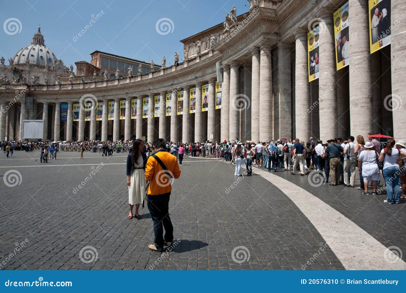 Vatican City Crowd in Saint Peter S Square, Rome. Editorial Image ...