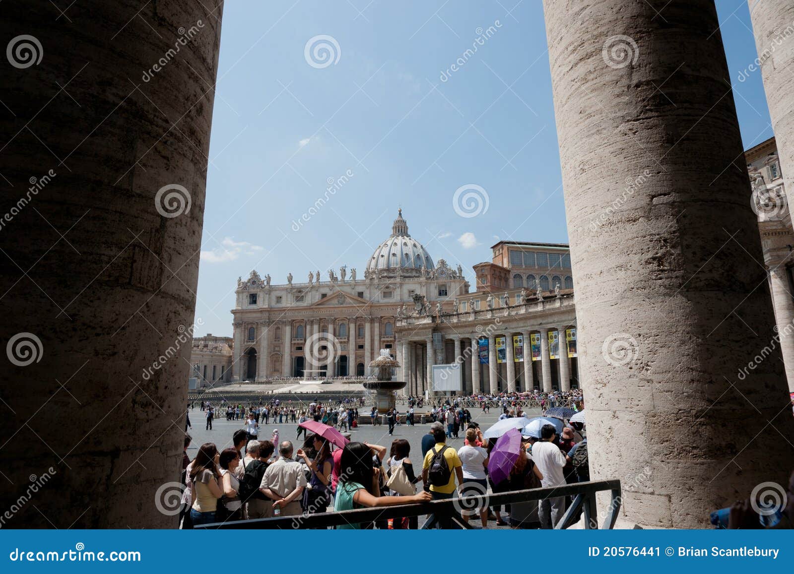 Vatican City Crowd in Saint Peter S Square, Rome. Editorial Photo ...