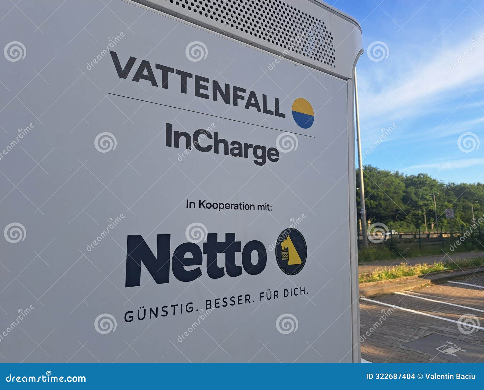 Vattenfall InCharge Electric Charging Station in Berlin, Germany ...