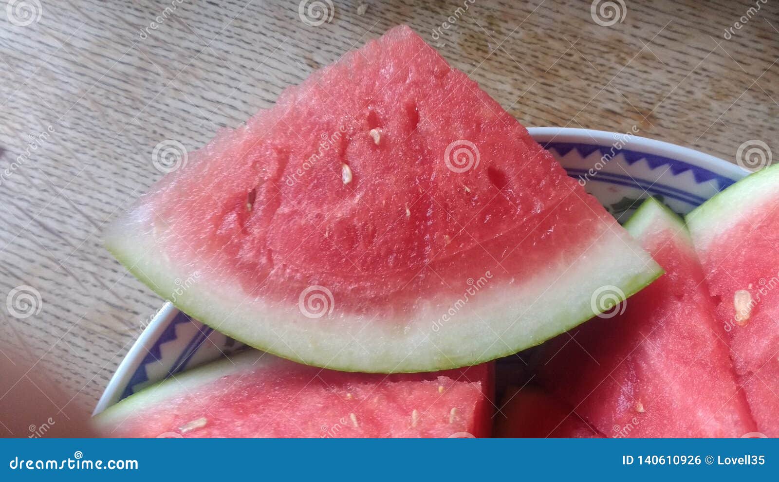 Vattenmelon arkivfoto. Bild av snitt, skiva, vatten - 140610926