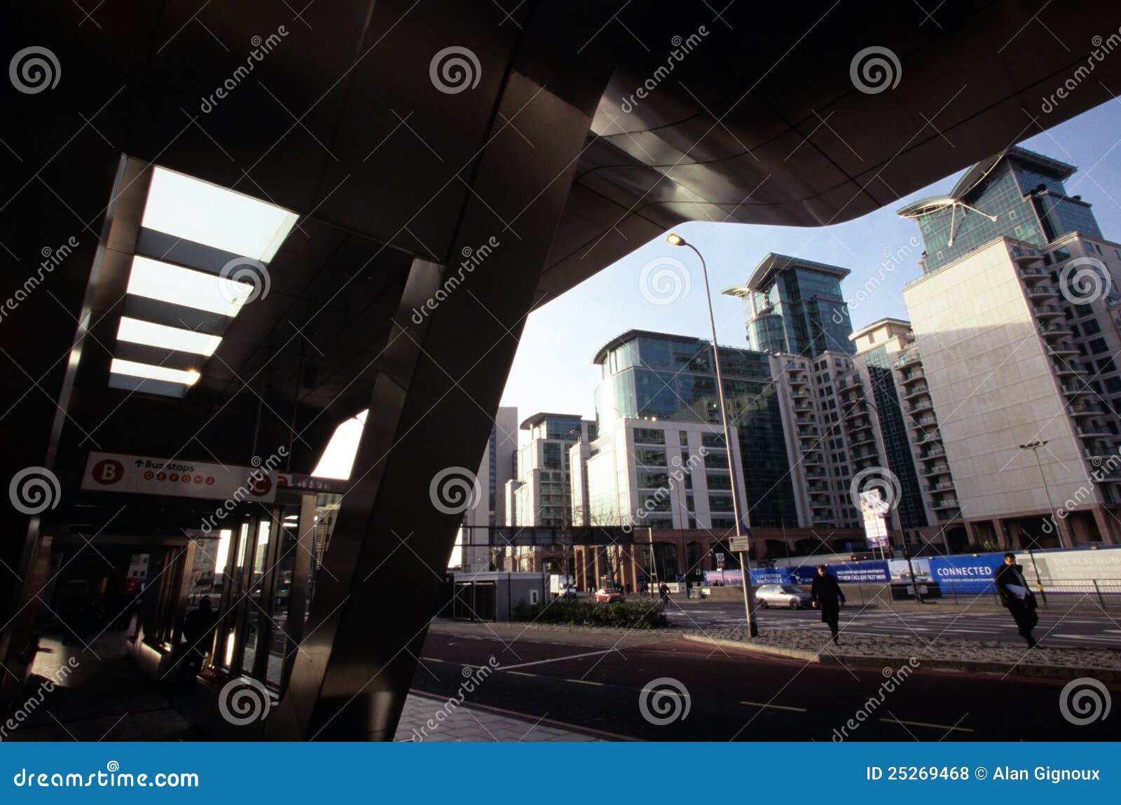 Vauxhall Cross Transport Interchange Editorial Stock Photo - Image of ...