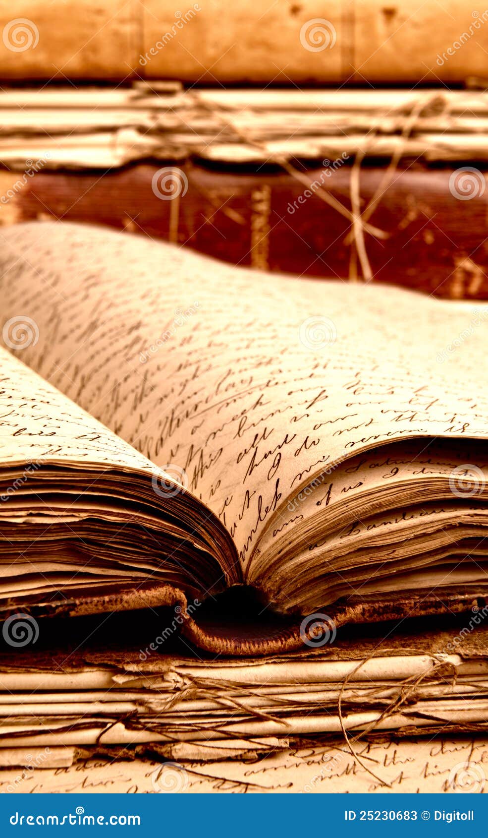 Vecchi libri immagine stock. Immagine di libri, pagine - 25230683