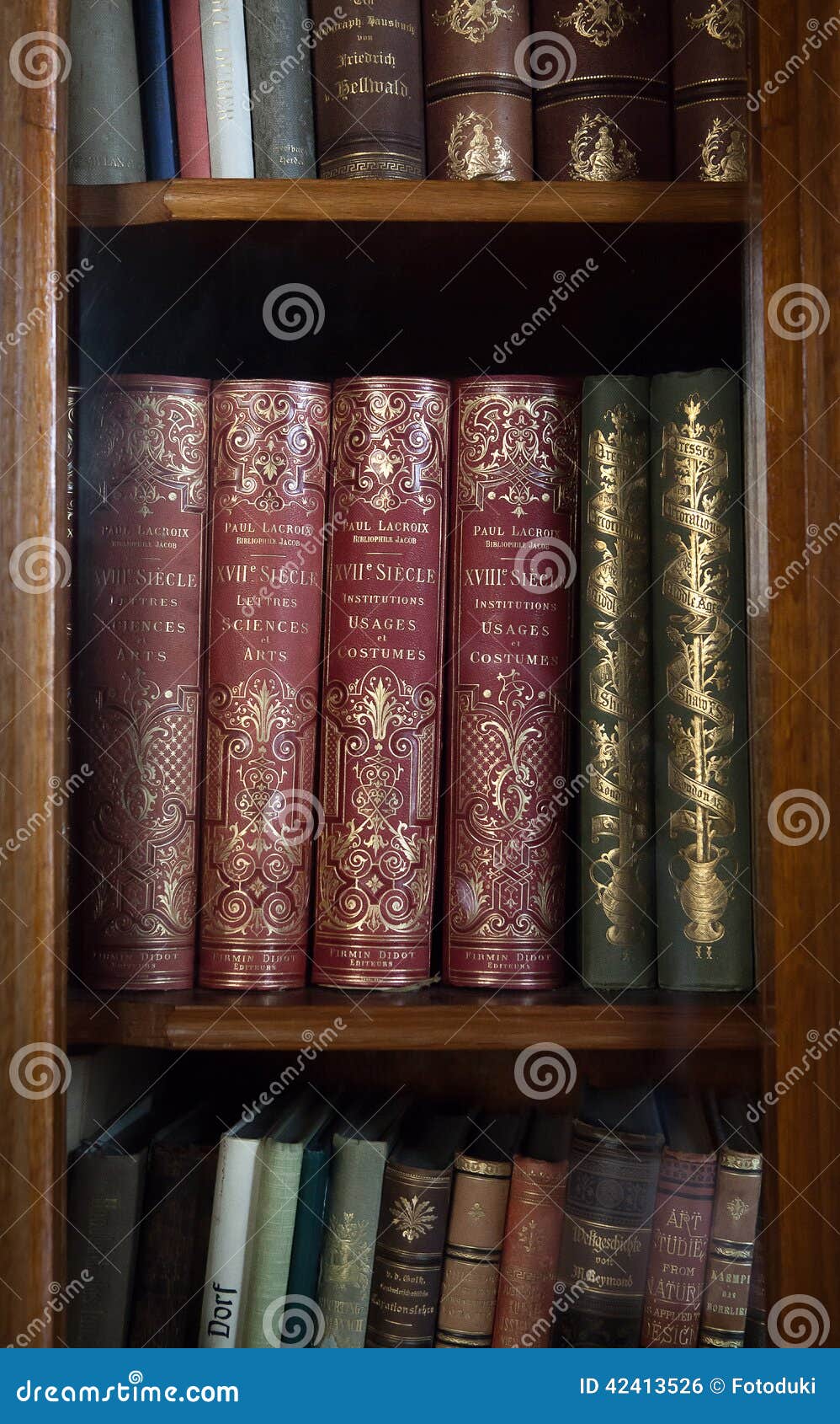 Vecchi Libri Storici in Biblioteca Fotografia Editoriale - Immagine di ...