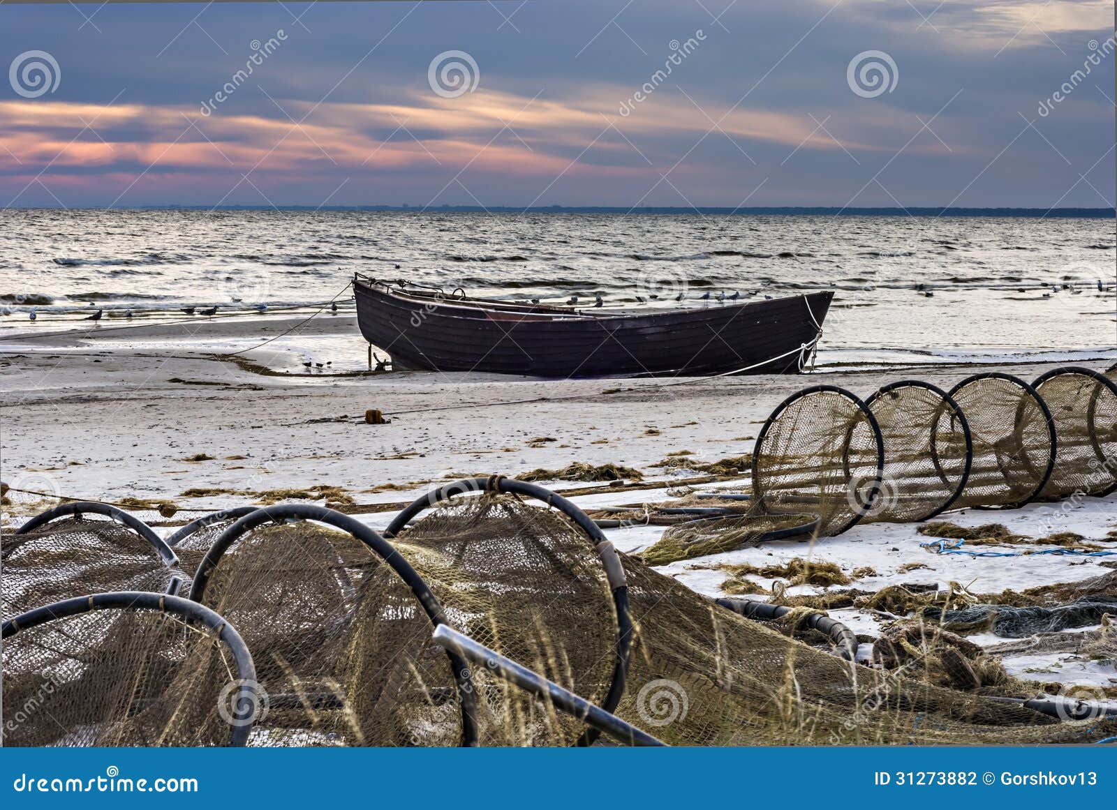 Vecchi Peschereccio E Reti, Mar Baltico Fotografia Stock - Immagine di ...