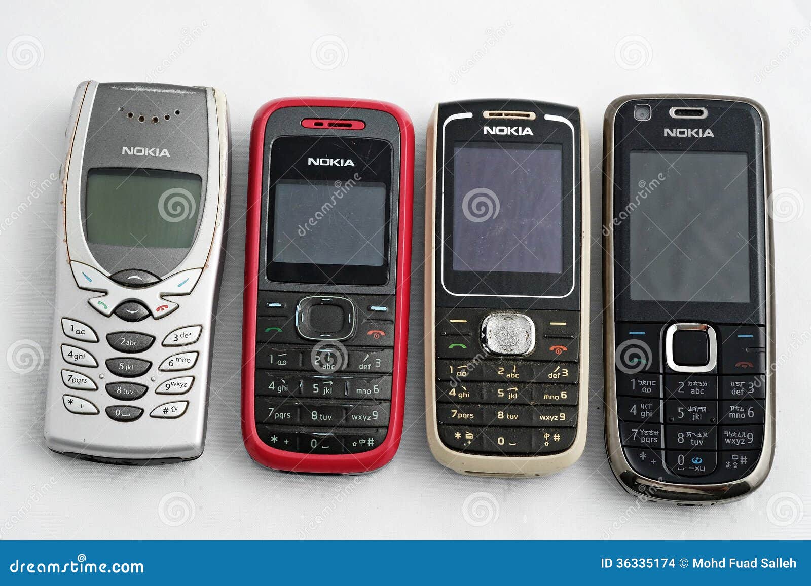 Vecchi Telefoni Cellulari Di Nokia Immagine Stock Editoriale - Immagine ...