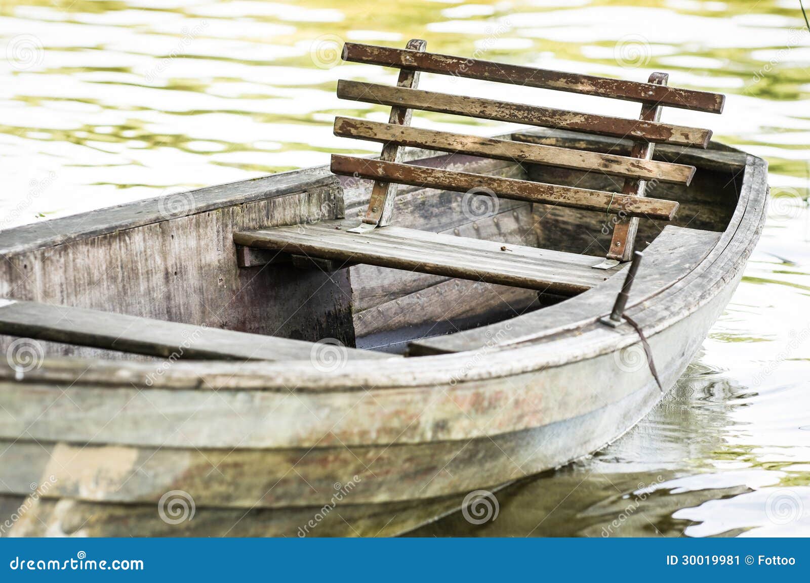 Vecchia barca a remi immagine stock. Immagine di rowboat - 30019981