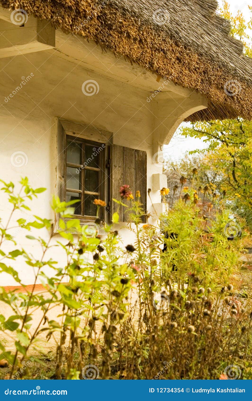 Vecchia casa fotografia stock. Immagine di architettura - 12734354