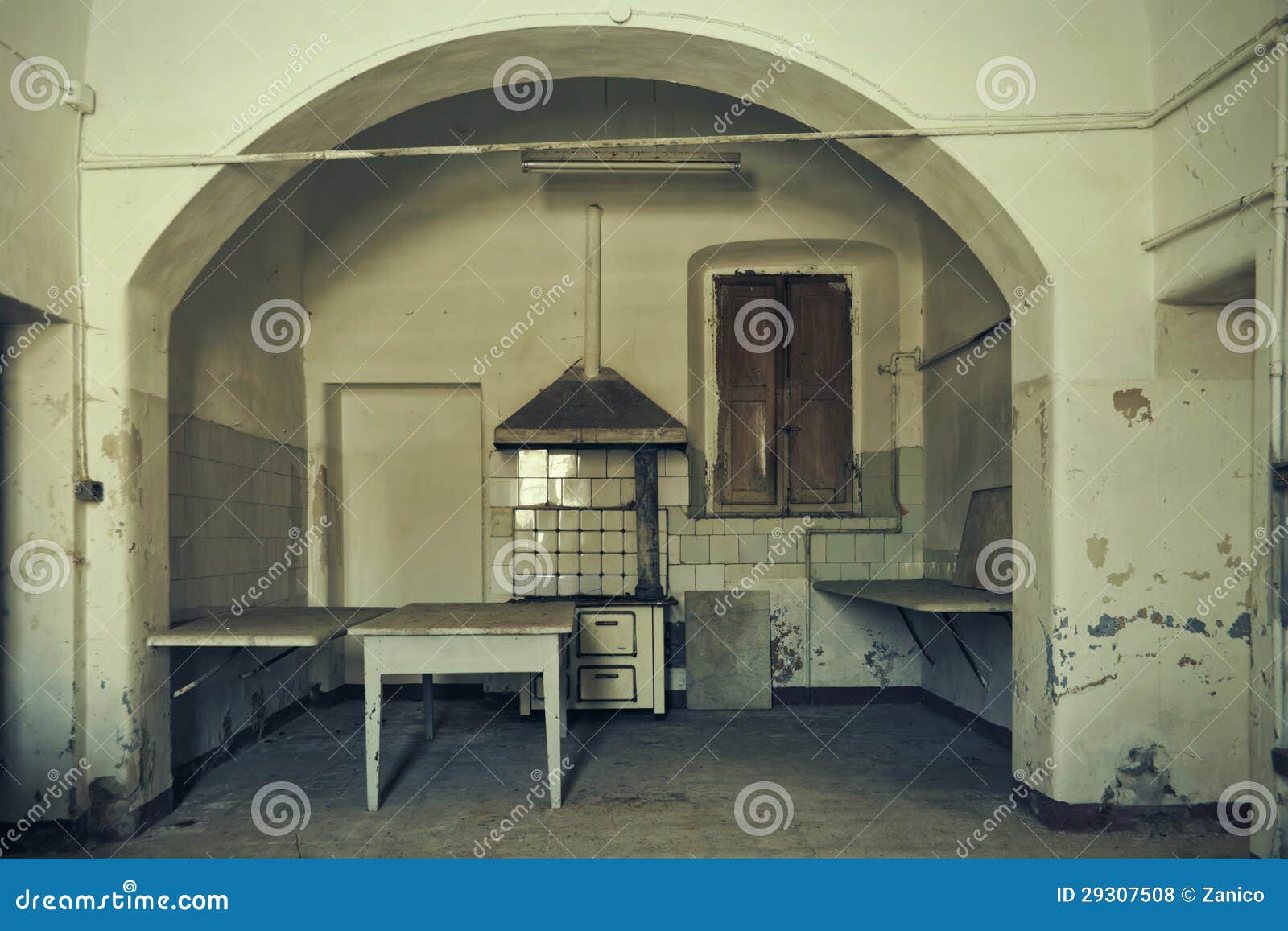 Vecchia cucina fotografia stock. Immagine di barra, vuoto - 29307508