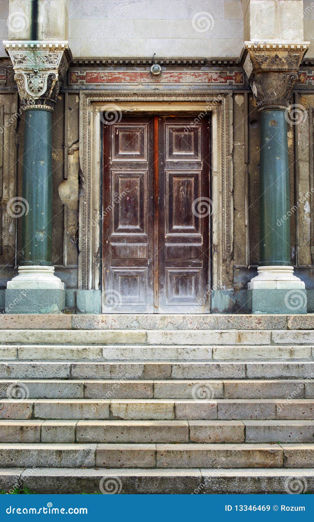 Vecchia entrata immagine stock. Immagine di classico - 13346469