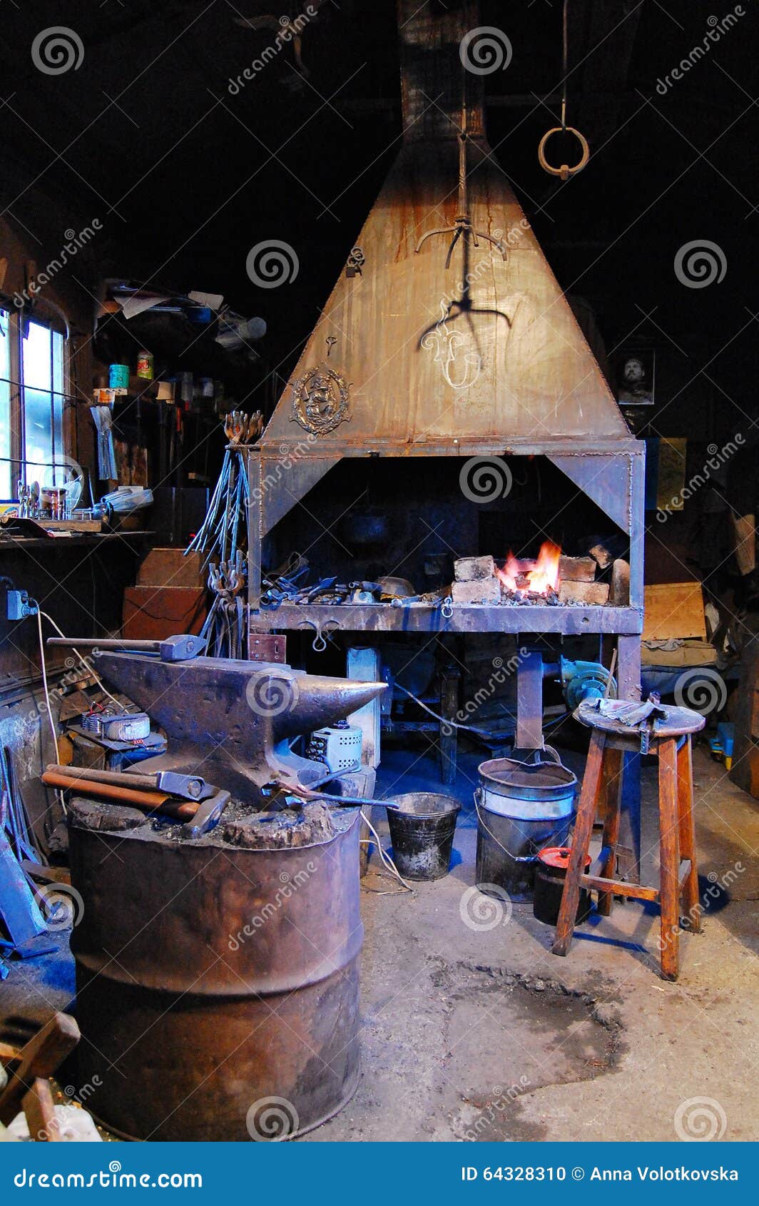 Vecchia Forgia Forgia Nei Medio Evo Fotografia Stock - Immagine di ...