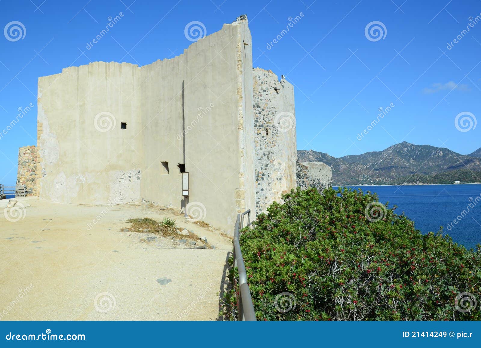 Vecchia fortezza dal mare immagine stock. Immagine di orientale - 21414249