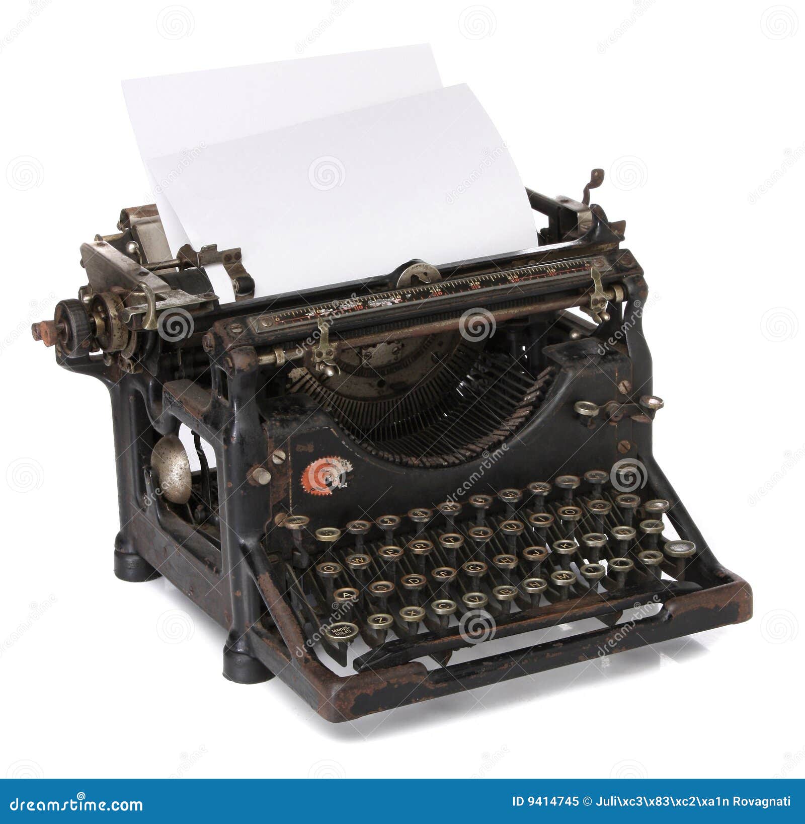 Vecchia Macchina Da Scrivere Con Un Documento in Bianco Immagine Stock ...