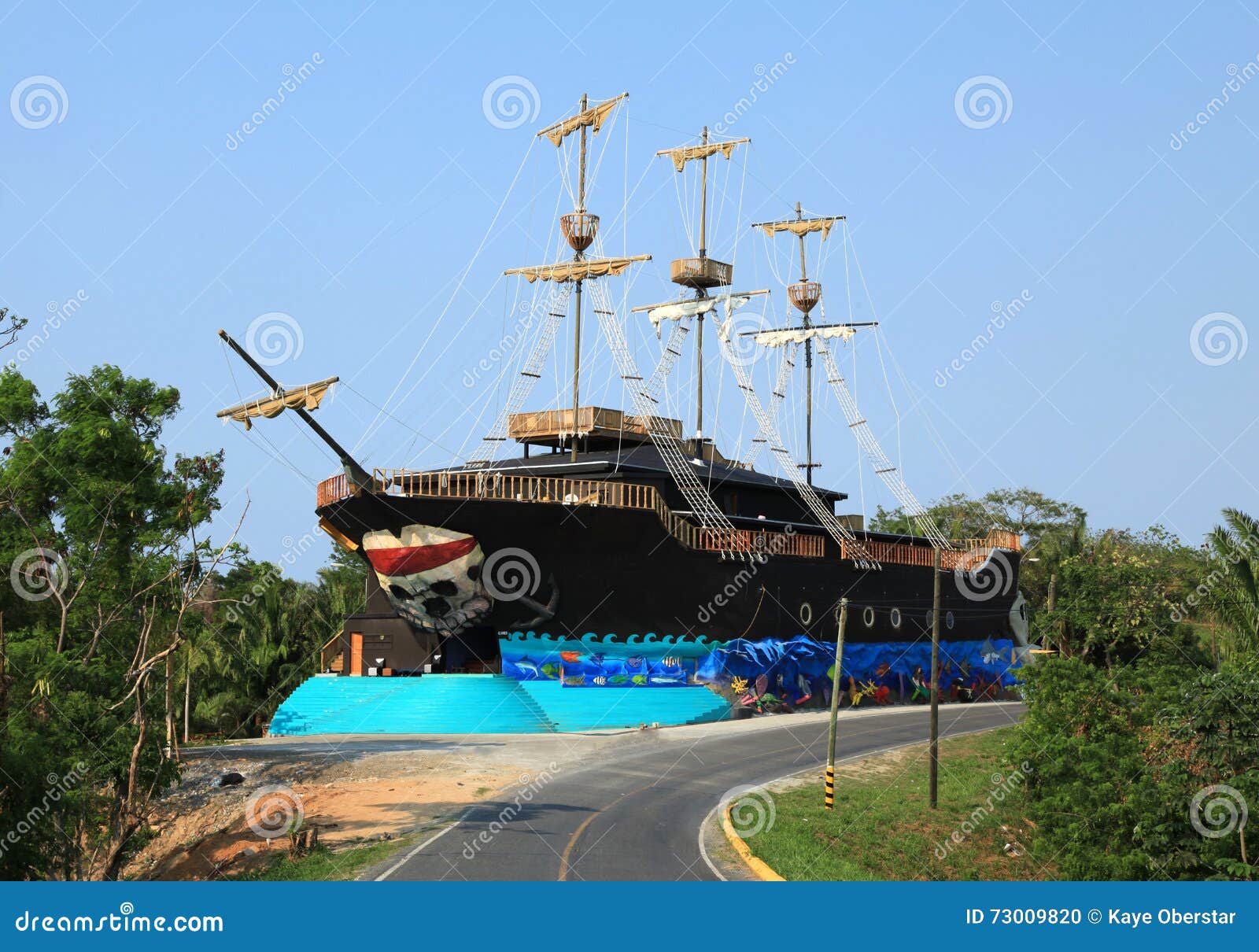 Vecchia Nave Di Pirata in Roatan Fotografia Stock - Immagine di mare ...