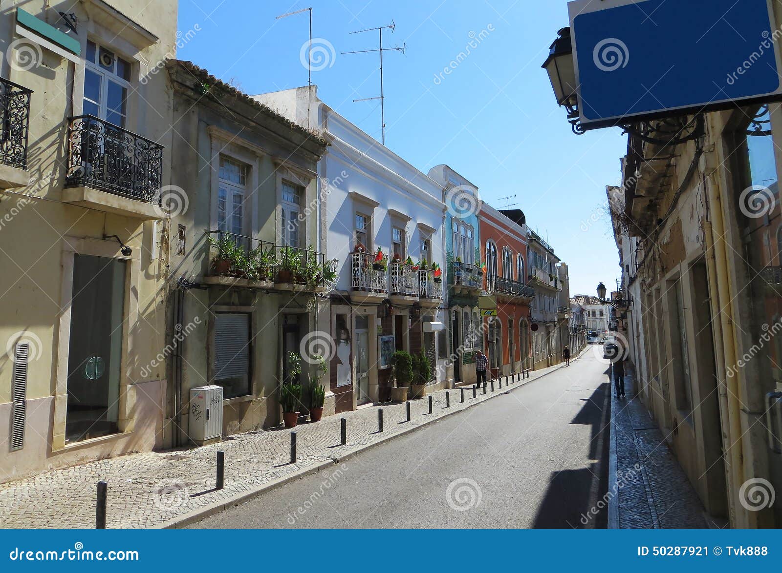 Vecchia Via (Faro, Portogallo) Immagine Stock - Immagine di autunno ...