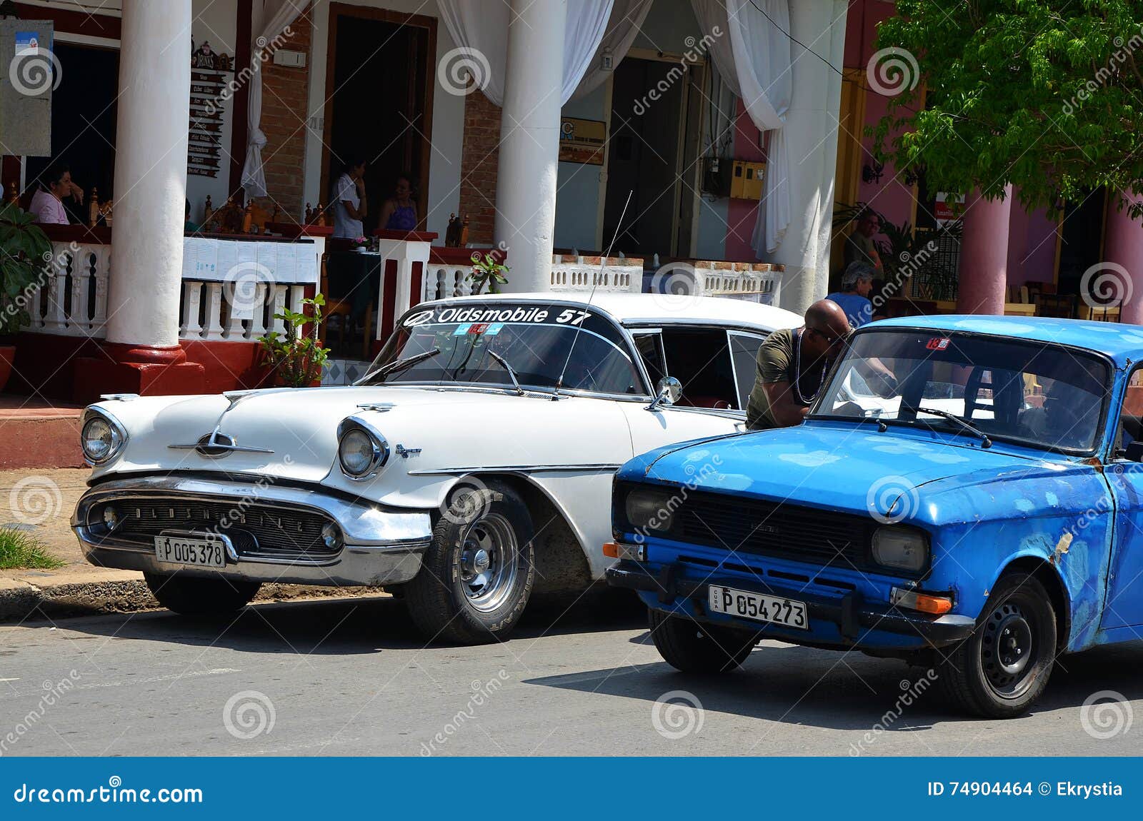 Vecchie Automobili Americane, Cuba Immagine Stock Editoriale - Immagine ...