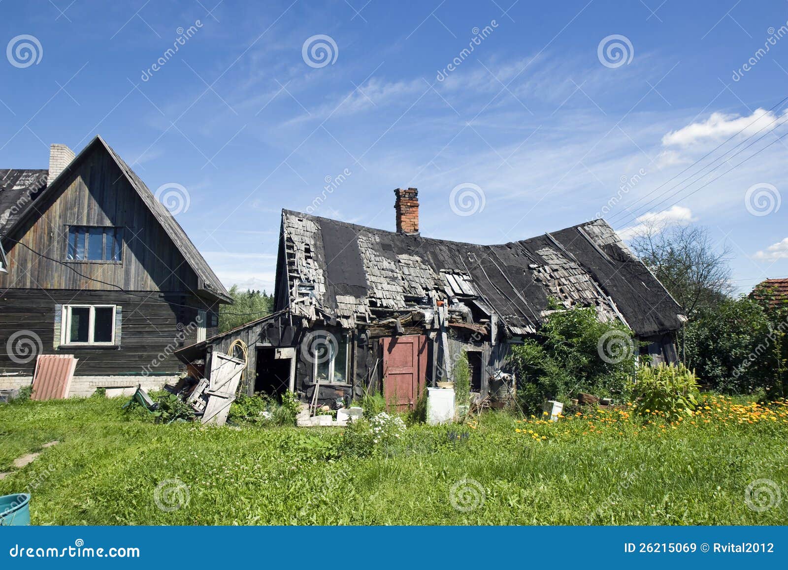 Vecchie case di legno immagine stock. Immagine di rustico - 26215069